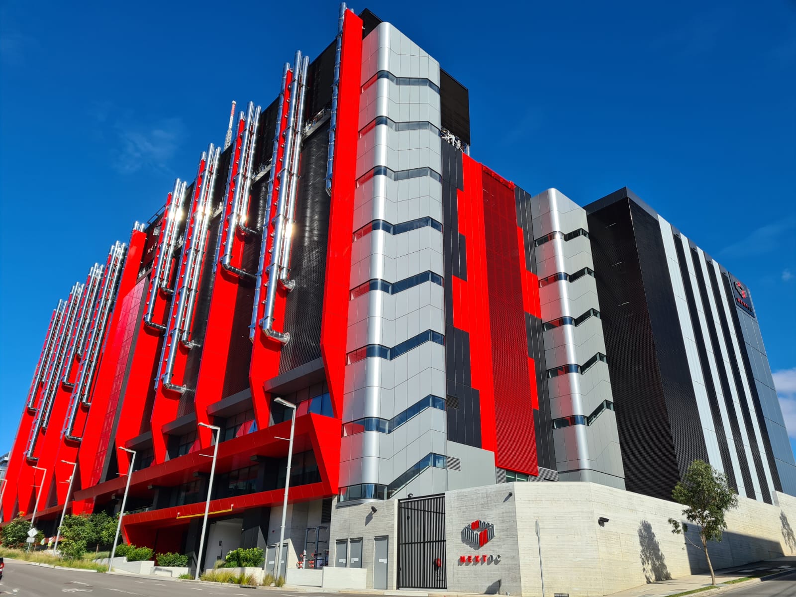 NEXTDC Artarmon Data Center – Cladding Solution | Fairview